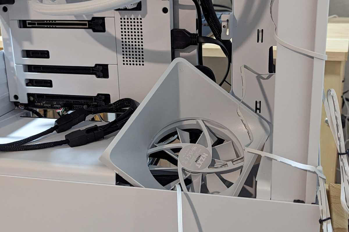 NZXT H5 flowをRGB LEDファンでドレスアップ – ゆるぷ